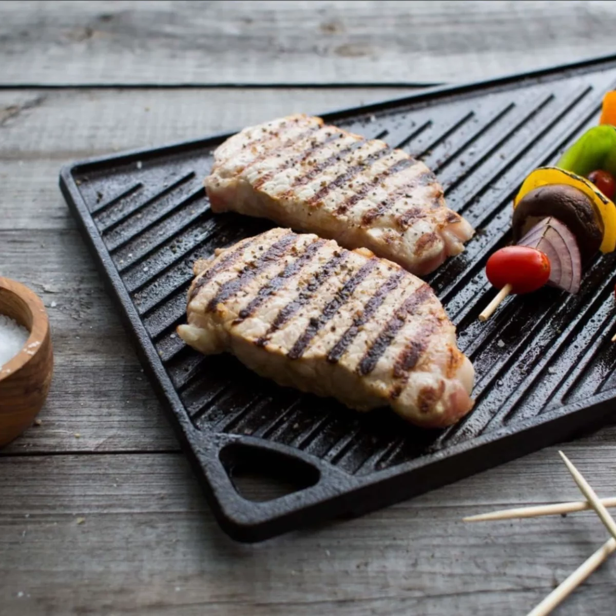 Lodge Seasoned Cast Iron Reversible Grill & Griddle Pan, 16.75" x 9.5 ...